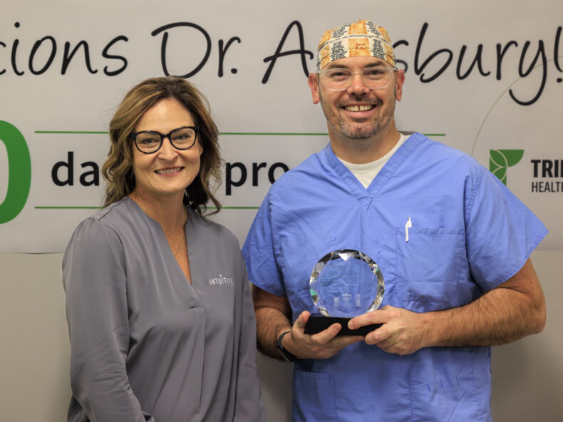 Dr. Amsbury Marks 1,000 Robotic Procedures - Trinity Health